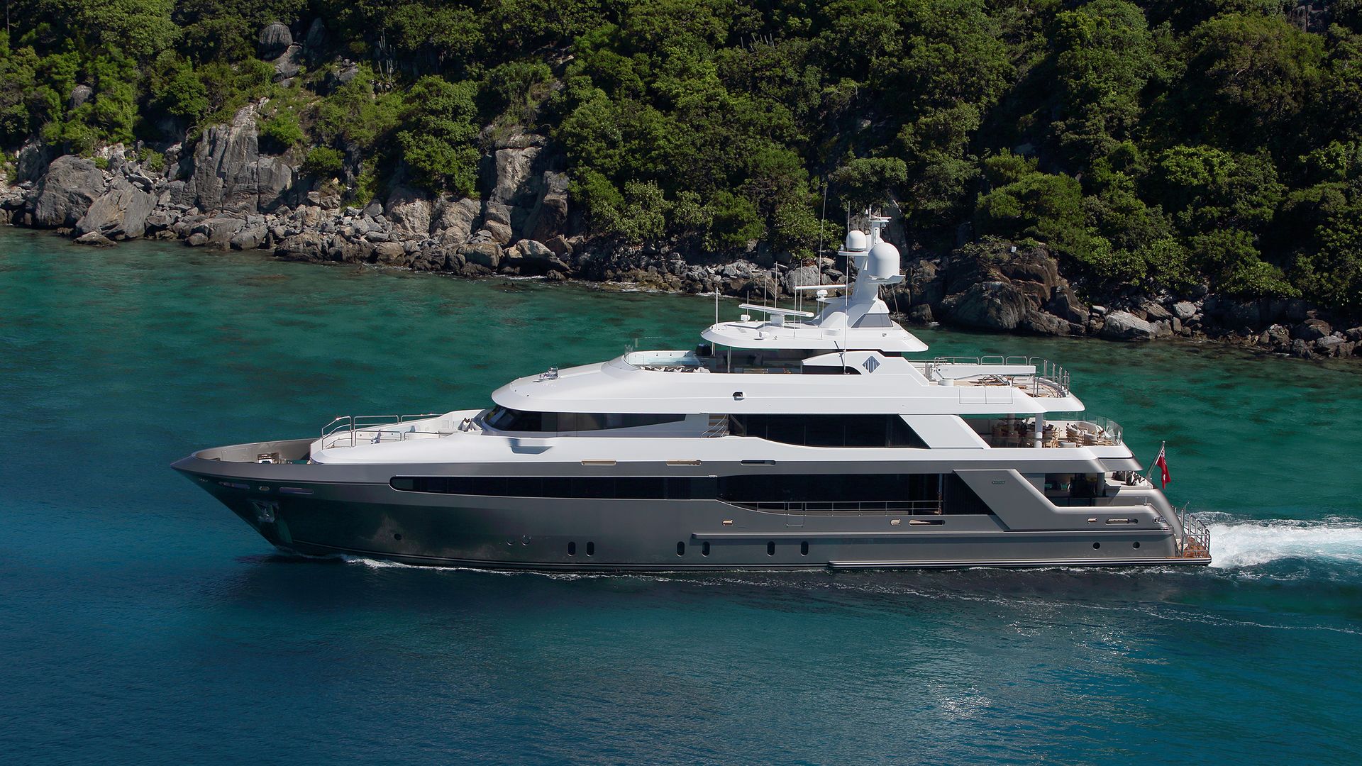 Muchos Mas: The 44m Crescent superyacht that offers more